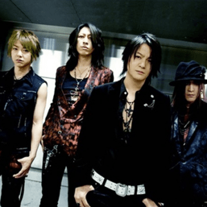 HISASHI(ひさし)の髪型歴史!人気の髪色は青?作り方は?